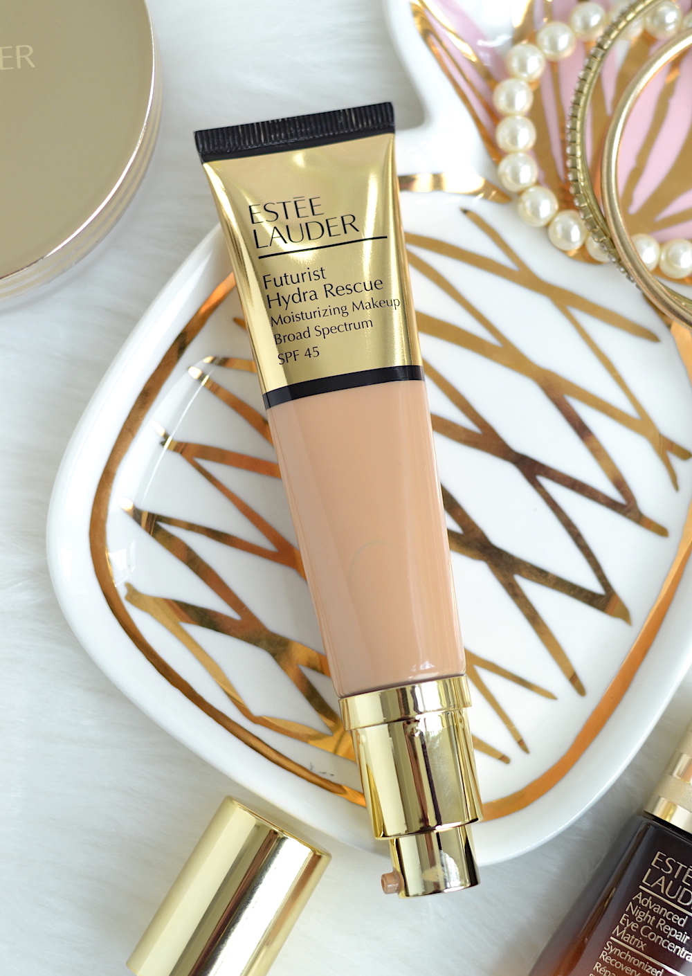 Estee Lauder Hydra Rescue Foundation: Flawless Coverage With Skincare