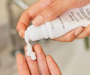 First Aid Beauty Mineral Sunscreen Zinc Oxide SPF 30: Hit or Miss?