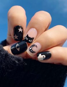 41 Spooktacular Halloween Nail Art Ideas That are Creepy & Cute